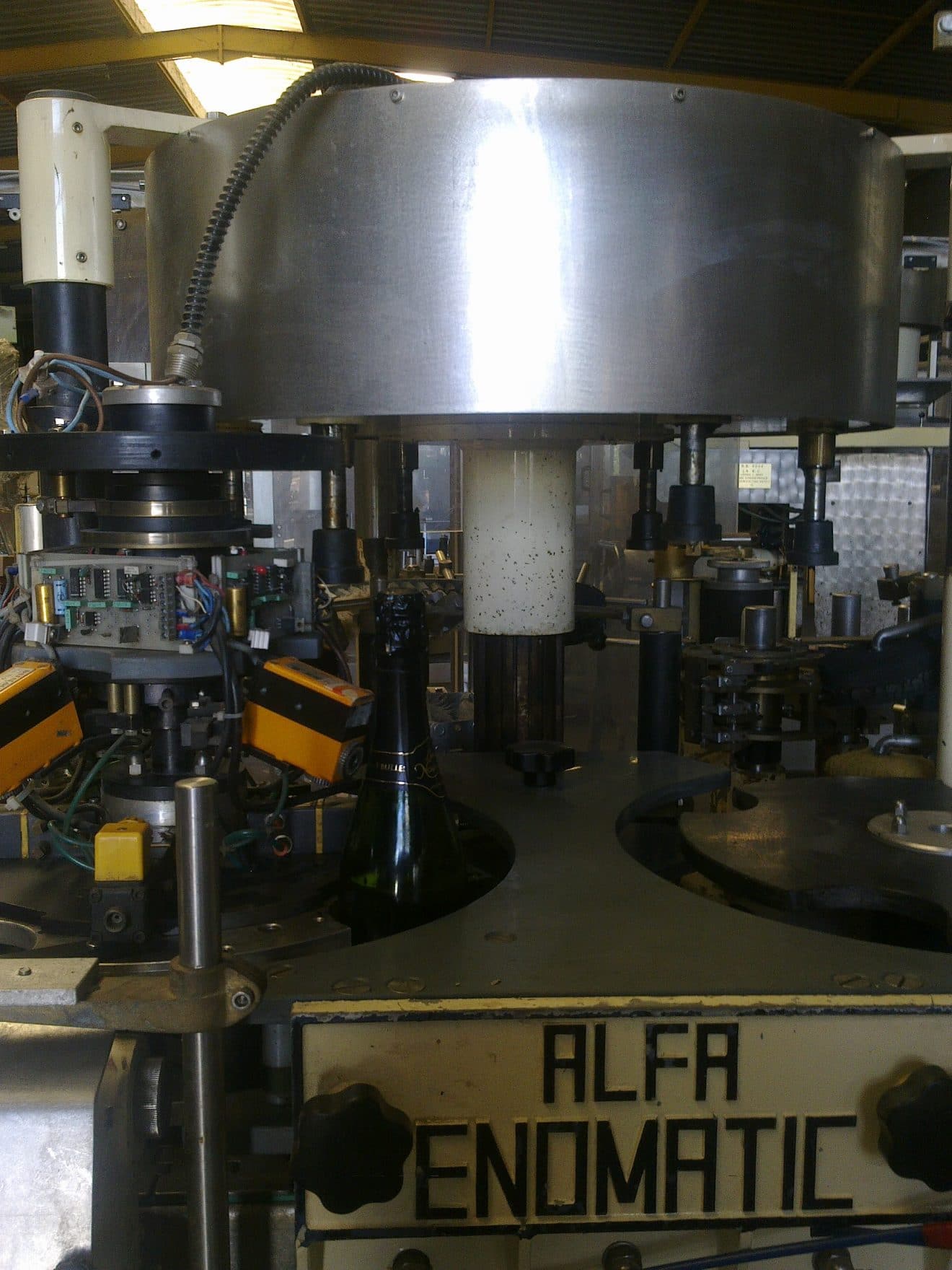 56 – Etiqueteuse rotative 6 têtes à 2 postes d’étiquetage à colle ...